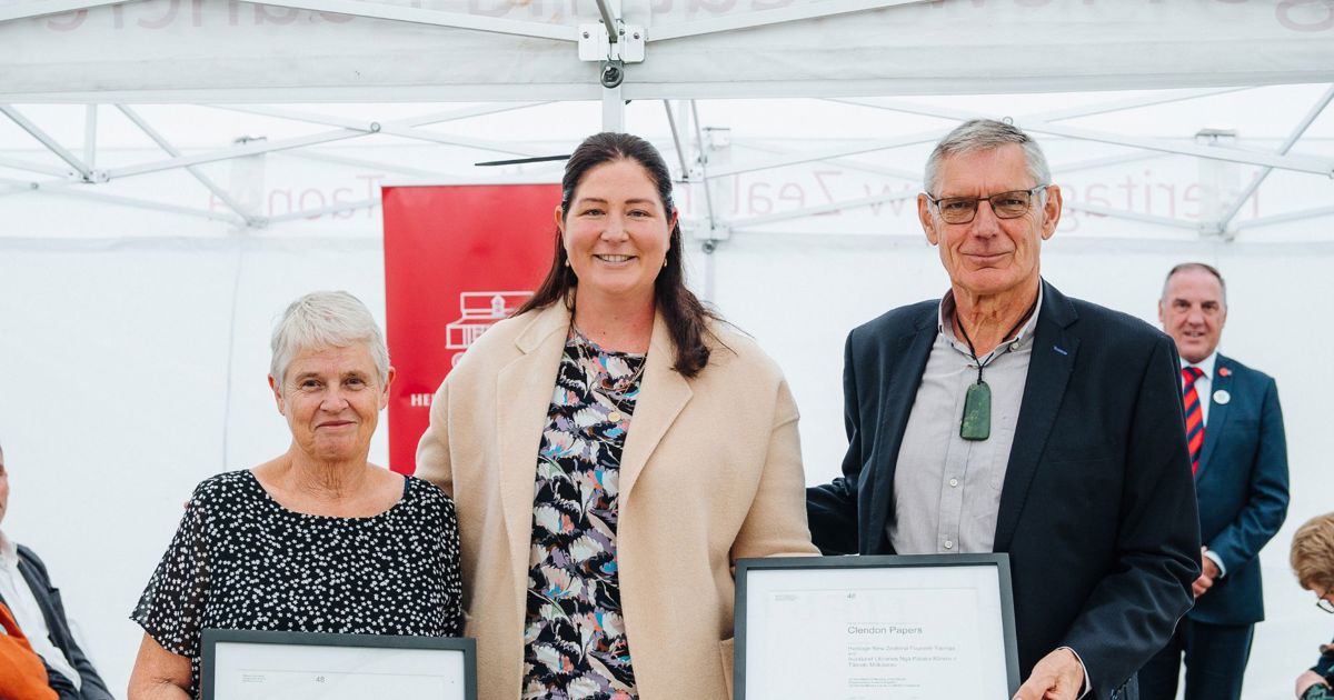 Clendon whānau receive special acknowledgement | Tohu Whenua